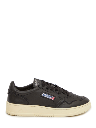 Autry Sneakers Uomo Medalist Low In Pelle Di Capra Nera In Black | ModeSens