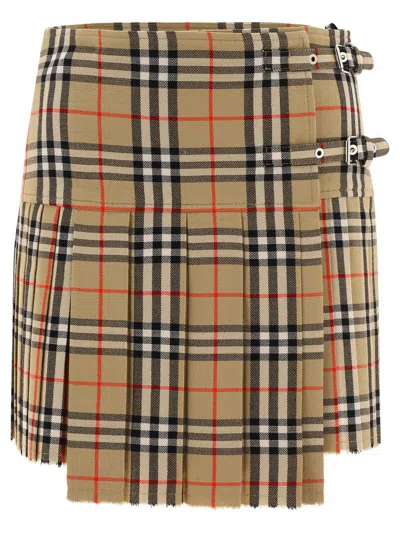 Burberry Vintage Check Kilt In Archive Beige Ip Chk | ModeSens