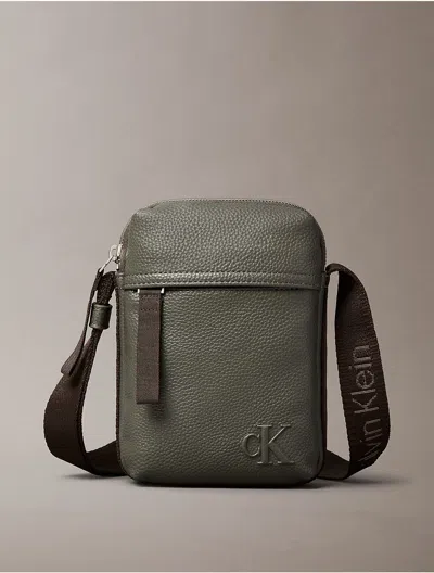 Calvin Klein Men's Cargo Reporter Bag In Beluga | ModeSens
