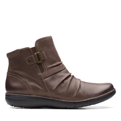 Clarks Un Loop Top In Brown Leather | ModeSens