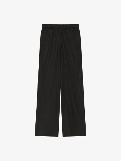 Givenchy Pantalon De Jogging Large In Black | ModeSens