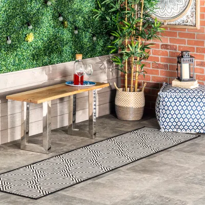 Nuloom Kelsey Modern Abstract Indoor/outdoor Area Rug In Black | ModeSens