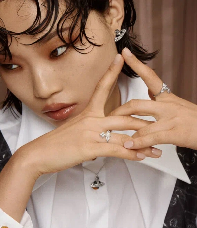 Vivienne Westwood Feodora Ring Platinum white cz creamrose pearl Platinum white cz creamrose pearl Unisex ModeSens