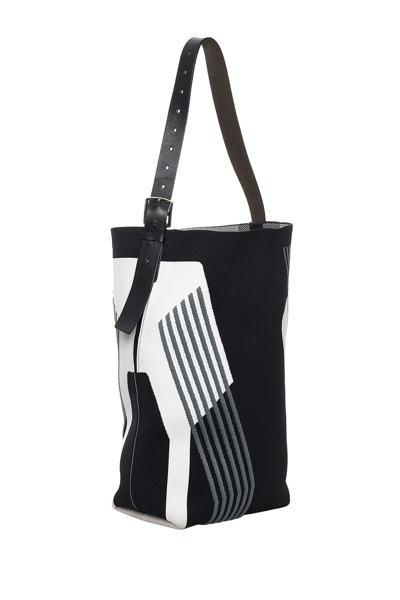 Pre-owned Hermes Etriviere Dynamo Shoulder Bag In Black | ModeSens