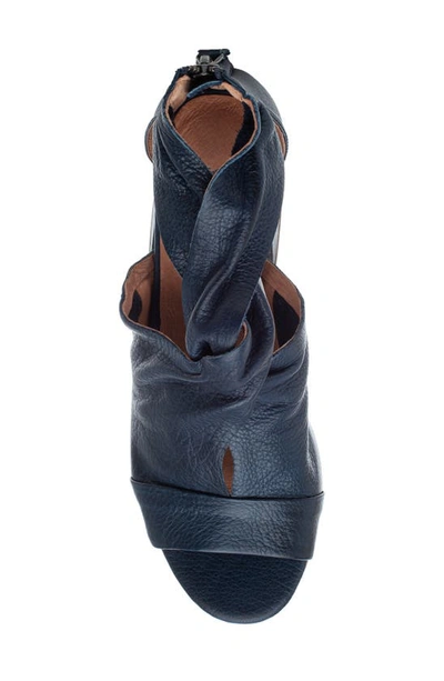 Silent D Jarod Back Zip Sandal In Navy Leather | ModeSens