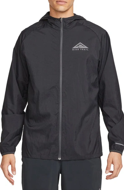 Nike Men's Trail Aireez Lightweight Trail Running Jacket In Black ...
